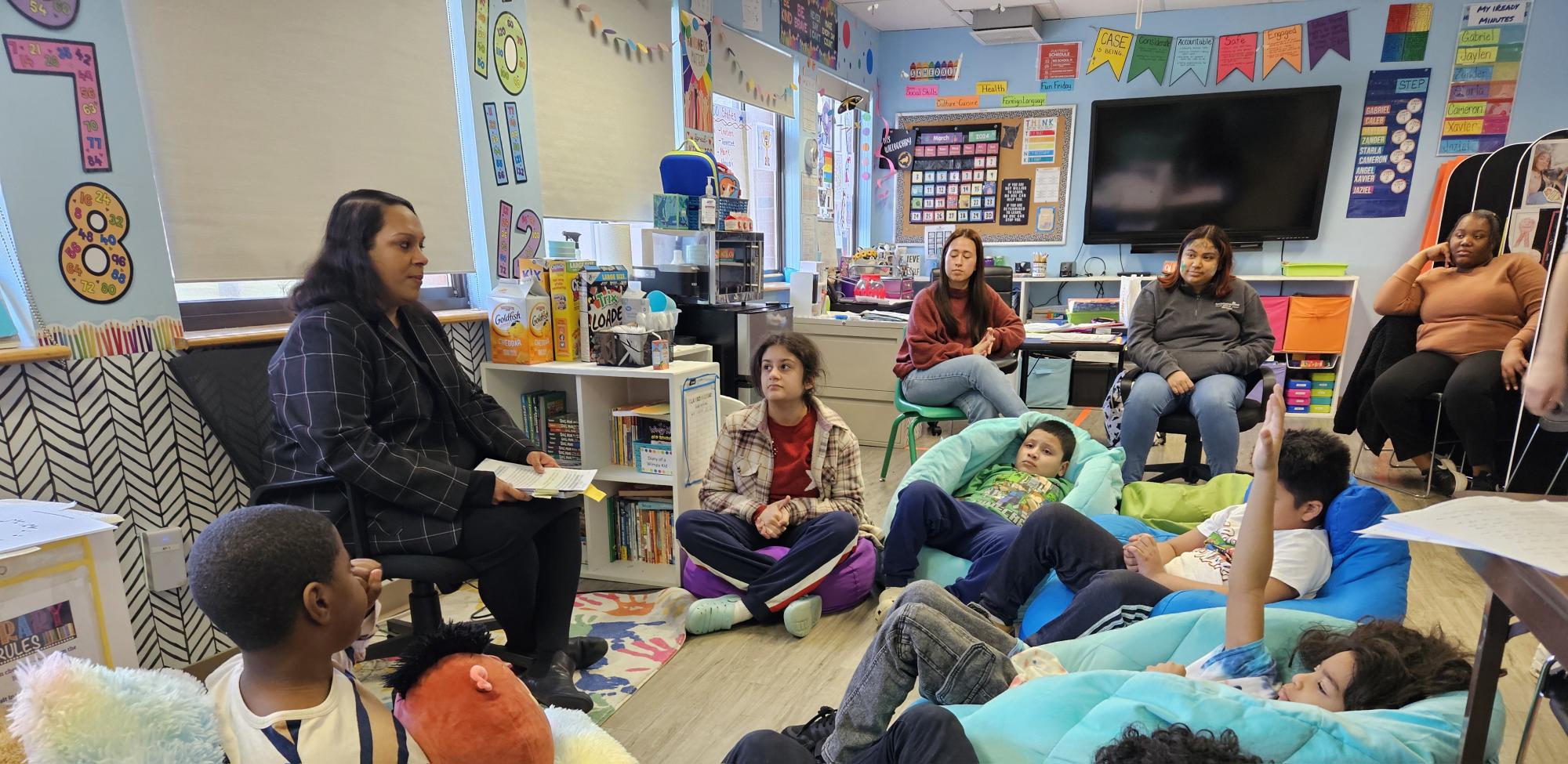 High Road School of Fairfield County Read Across America | Escuelas SESI